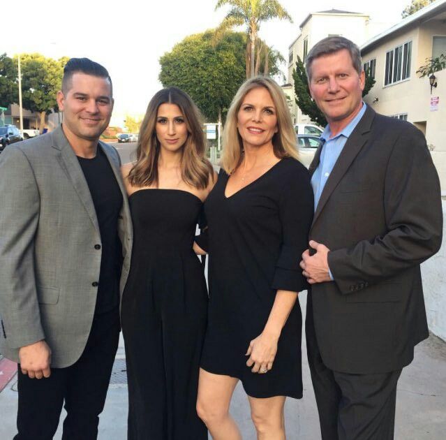 Kathy Colace Laurinaitis, Bella Twins Mom: Biography. - Profvalue Blog