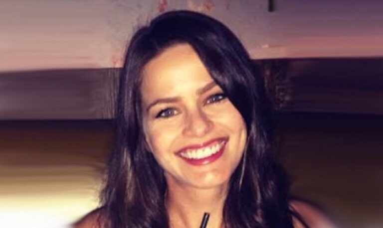 Carly Hallam (Daniel Tosh's wife) | Bio, Age, Net worth and Career ...