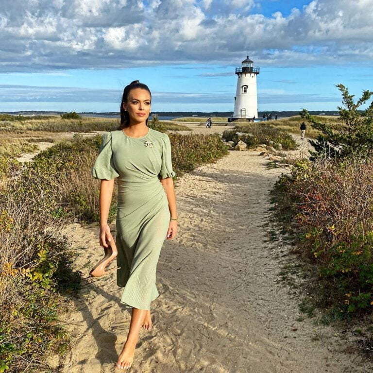 FOX nation Host : Kacie McDonnell, See her Prosopography. - Profvalue Blog