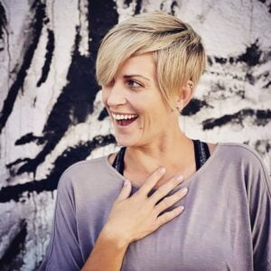 Jamie Yuccas | Wiki/Bio, CBS News, Net Worth, Photos, Haircut, Husband ...